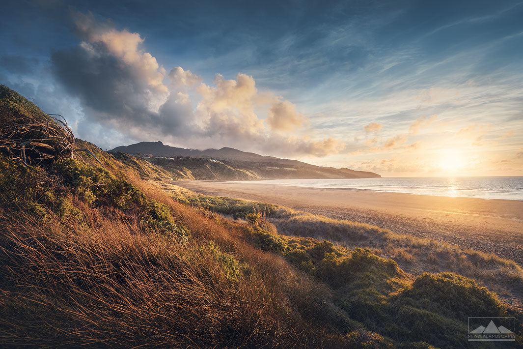 Newzealandscapes | Raglan Beach Sunset